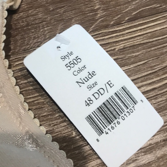 Elila | Intimates & Sleepwear | Nwt Elila Wireless Posture Support Nude ...